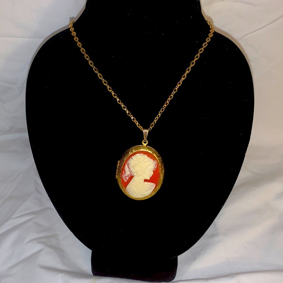 Vintage | Jewelry | 25 Vintage Cameo Locket Necklace | Poshmark